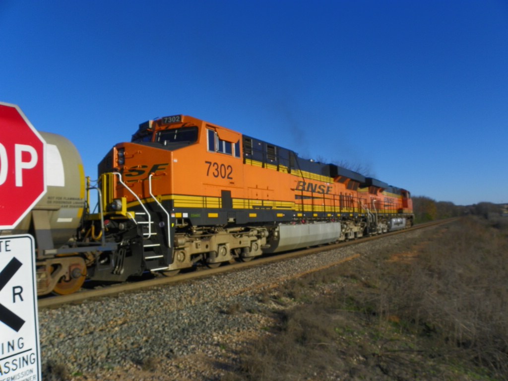 BNSF ES44DC 7302
